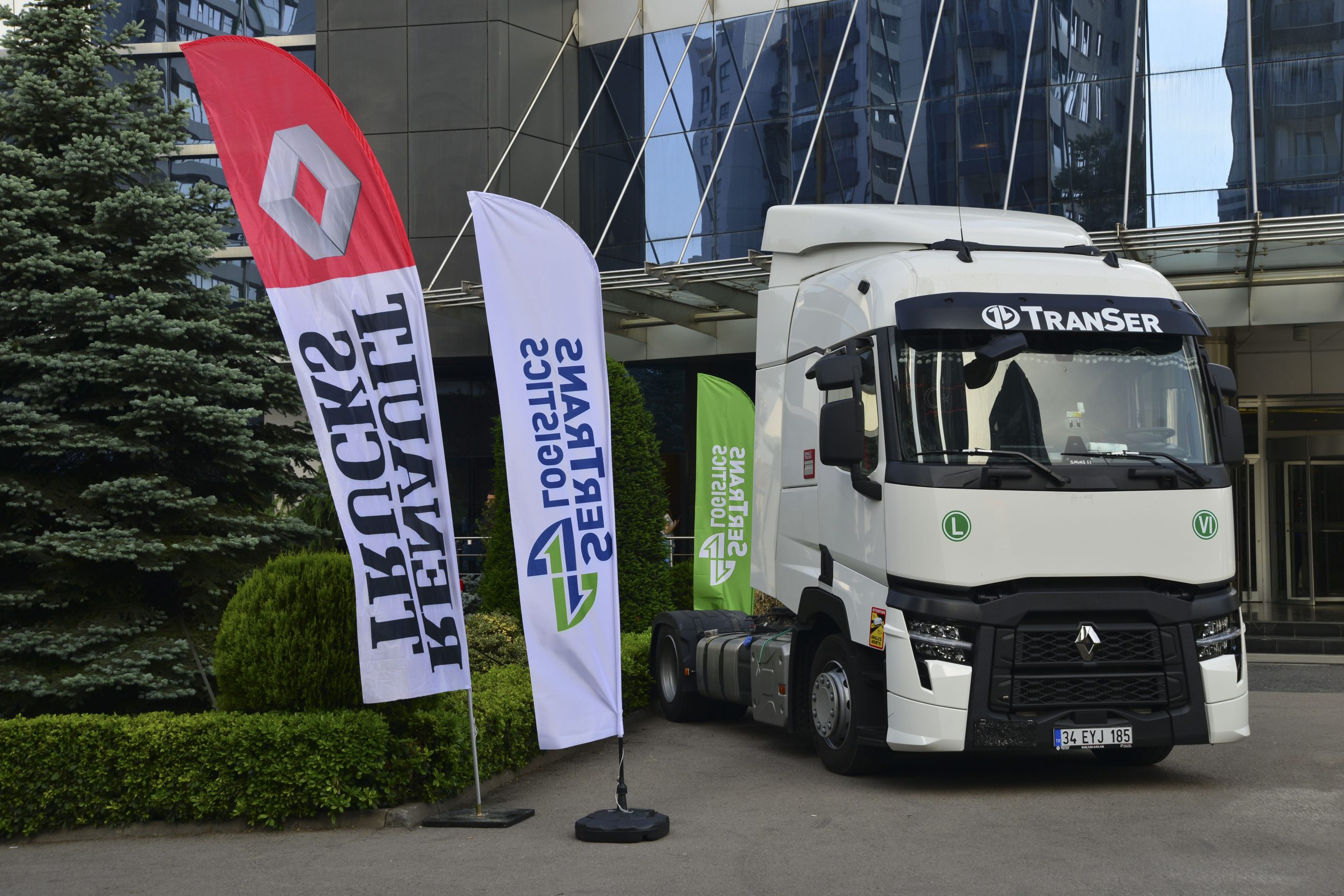 SERTRANS’IN İLK RENAULT TRUCKS T EVO ÇEKİCİLERİ, AVRUPA YOLUNDA ...